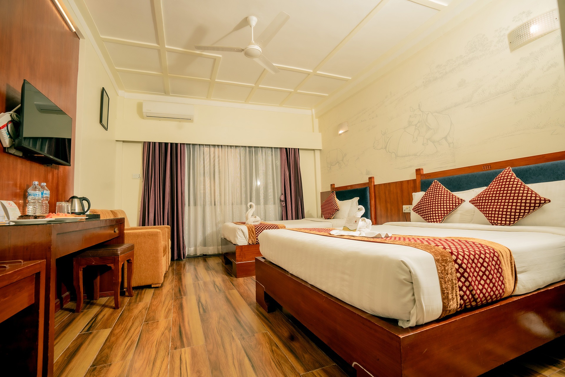 Book Now - Hotel Jungle Crown - Sauraha