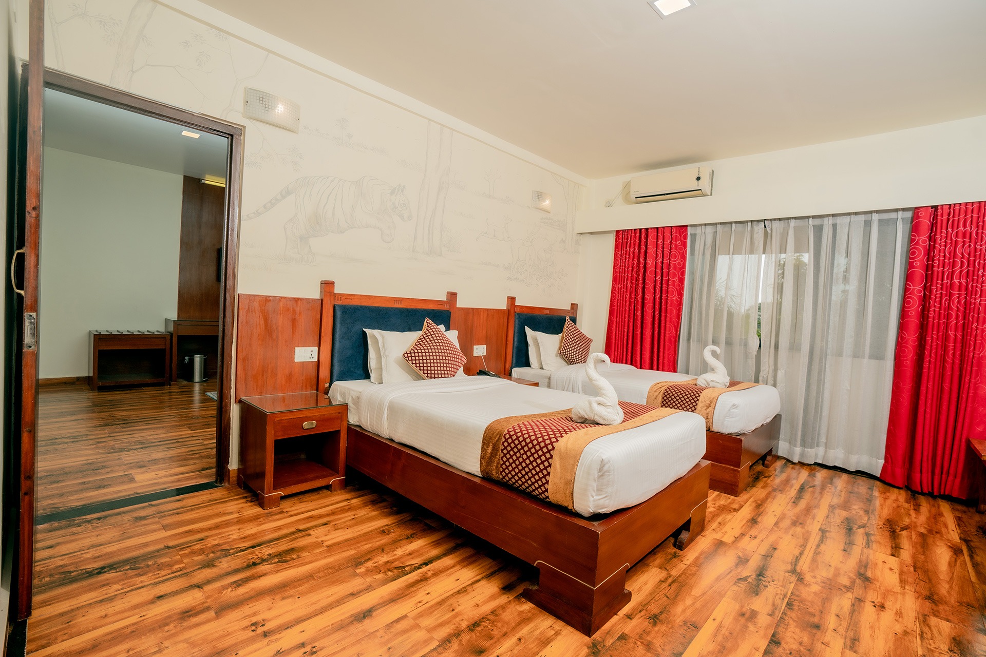 Book Now - Hotel Jungle Crown - Sauraha