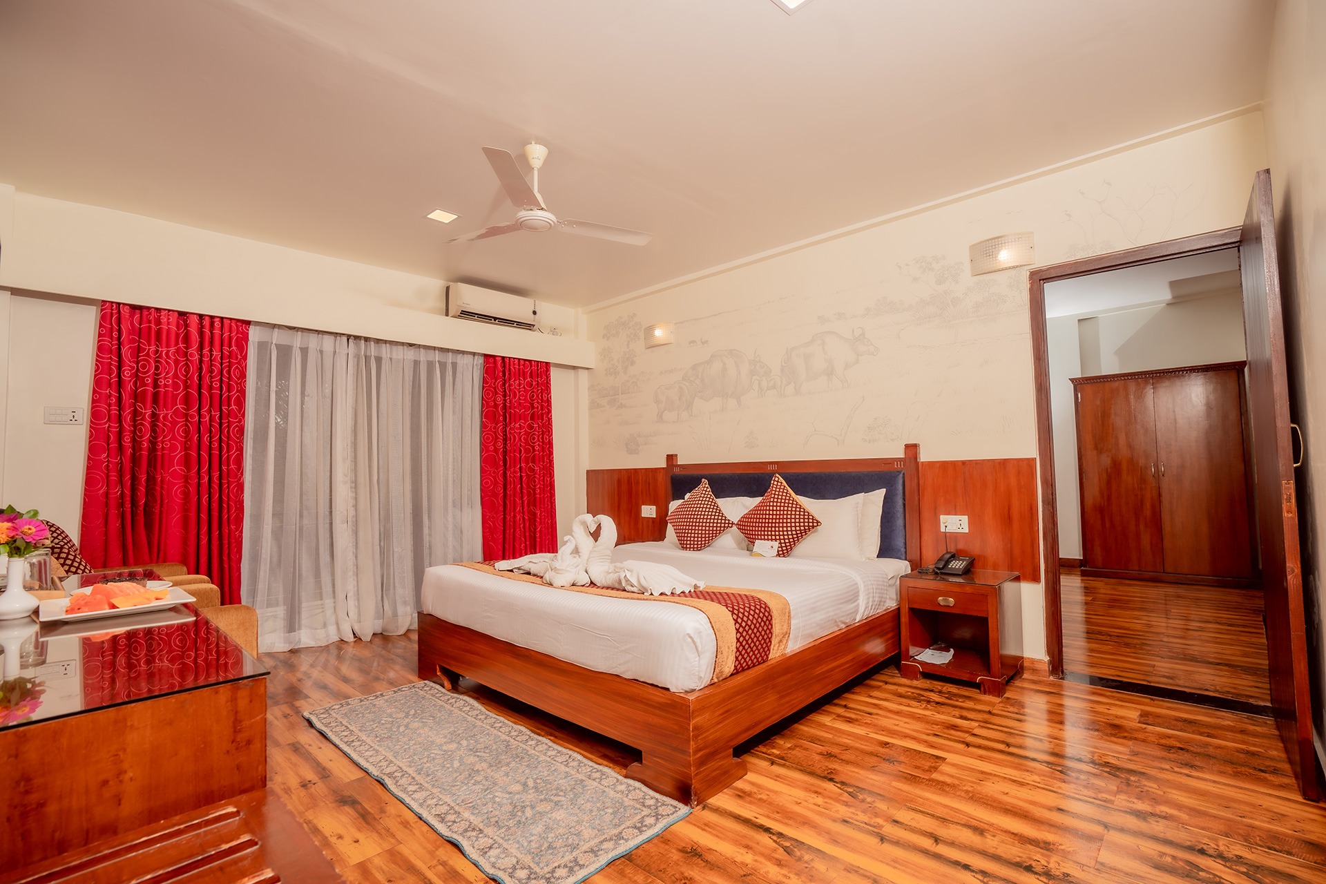 Home - Nature's Luxury Jungle Crown - Chitwan, Sauraha